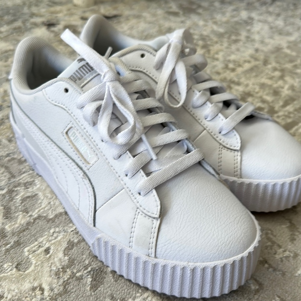 New Puma White Leather Sneakers Size 7 - Gem